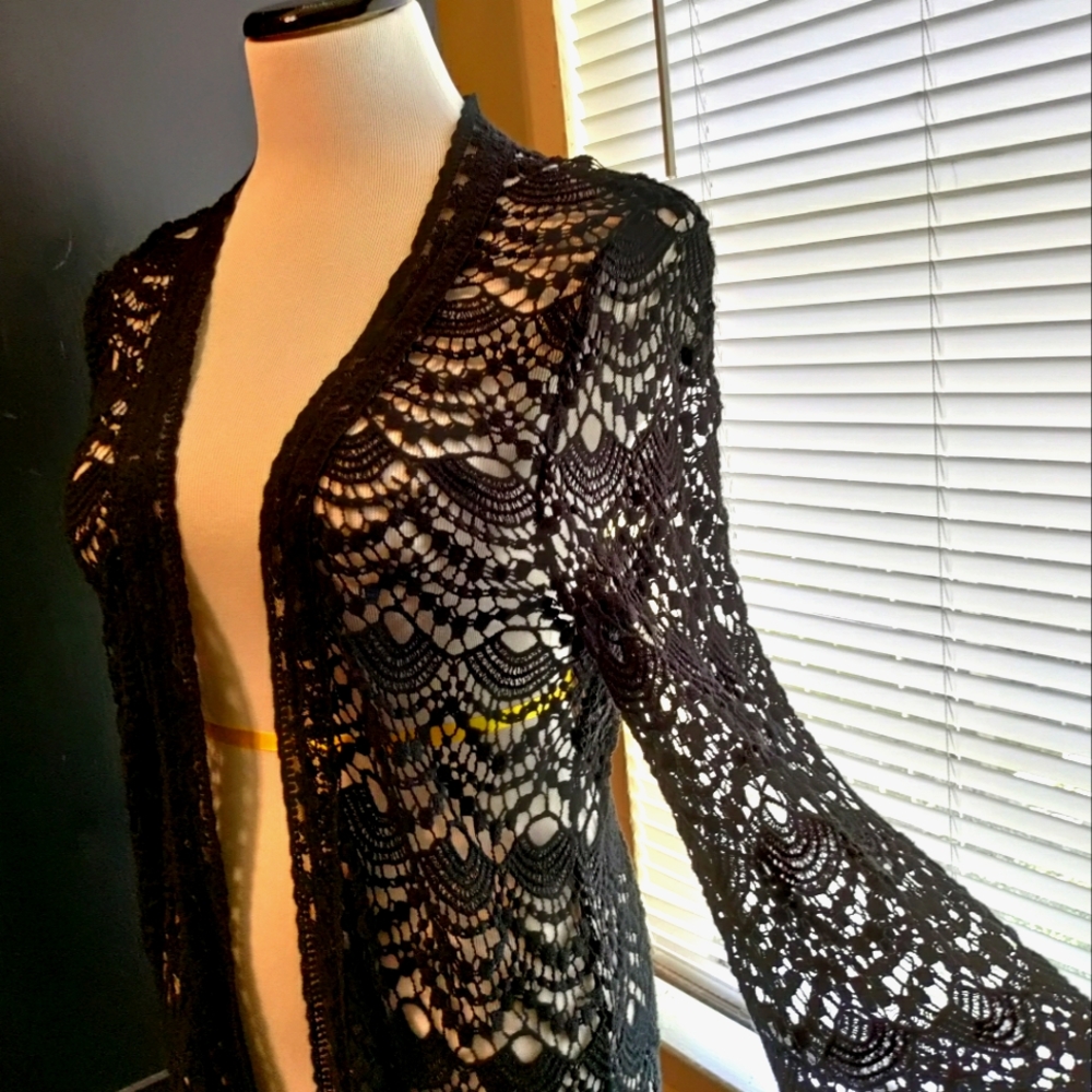 Black Crescent Crochet Lace Open Front Cover Up Cardi… - Gem
